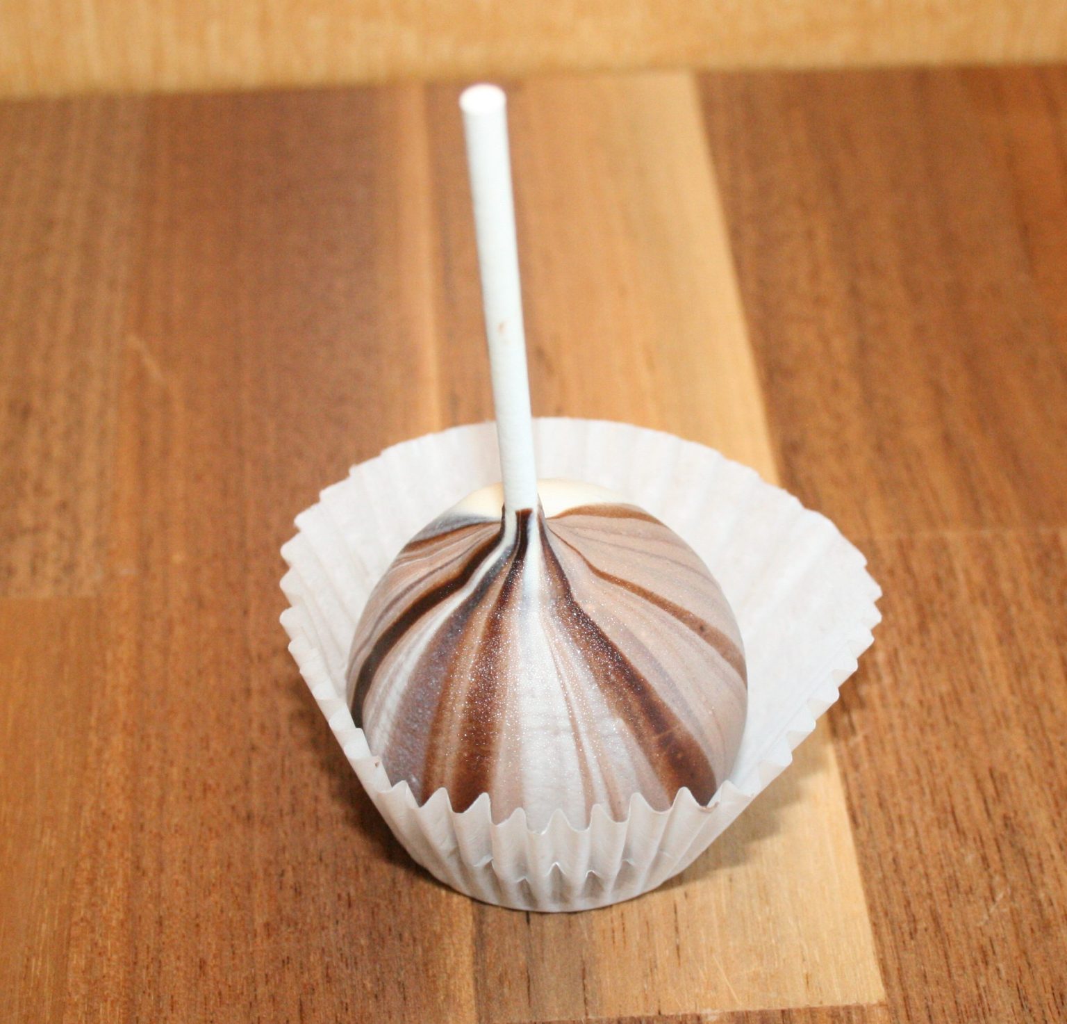 Chocolate Marbled Cake Pops - Dessert Works
